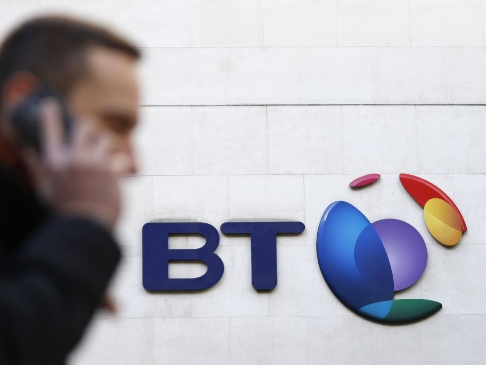 BT stock jumps as telecoms giant prepares to fight takeover bid - here ...