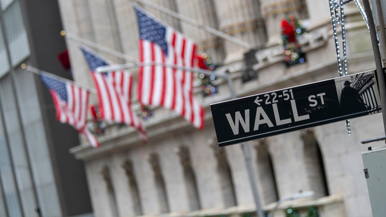 Private equity fast-tracks finance grads amid Wall Street slowdown ...